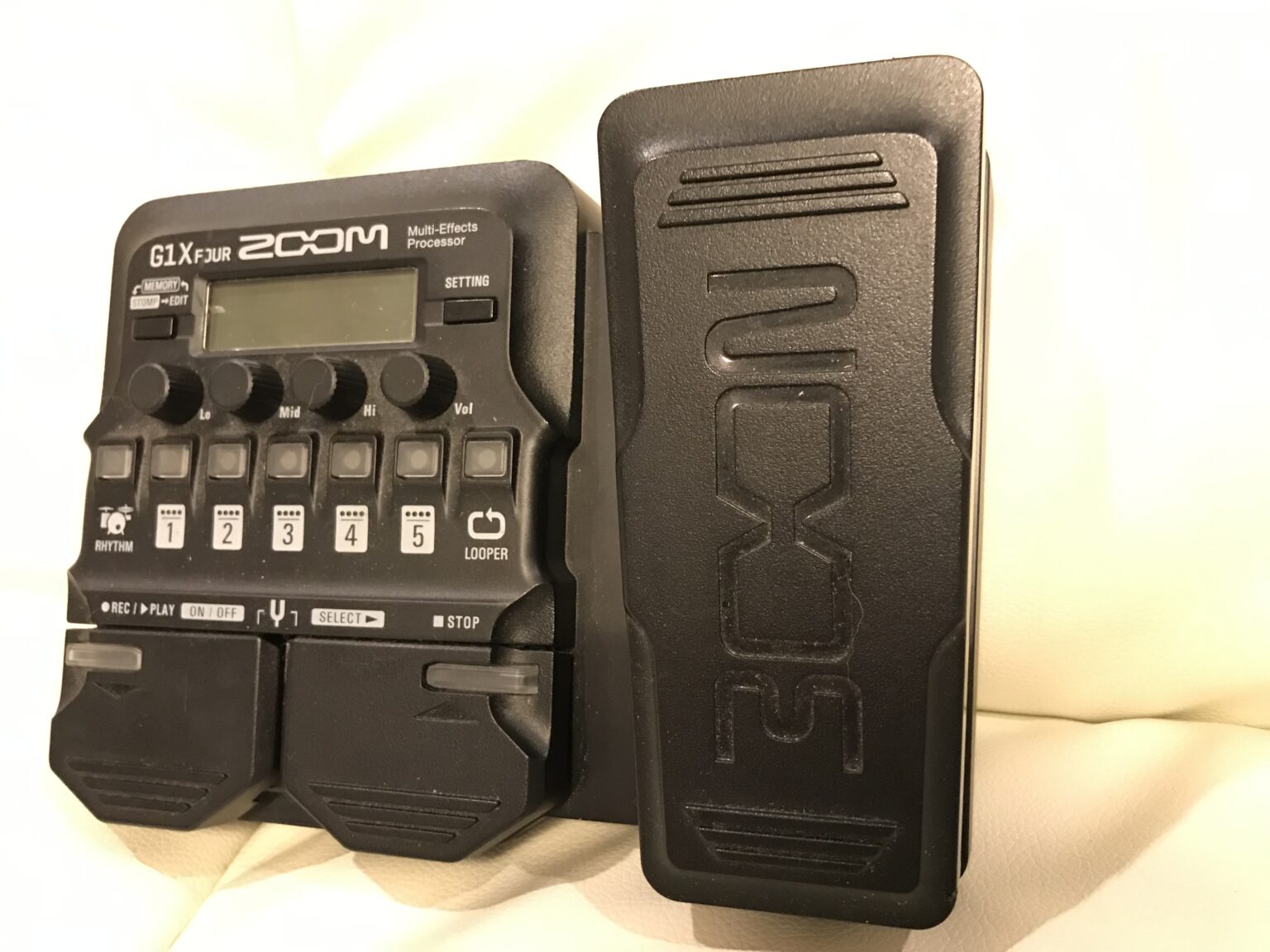 【Zoom G1X Four】おすすめマルチエフェクターの究極レビュー